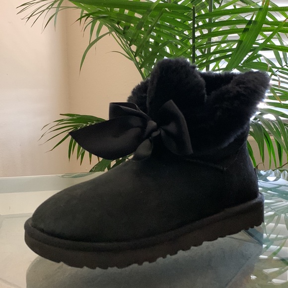 UGG | Shoes | Amputee Ugg Gita Bow Mini Left Boot | Poshmark
